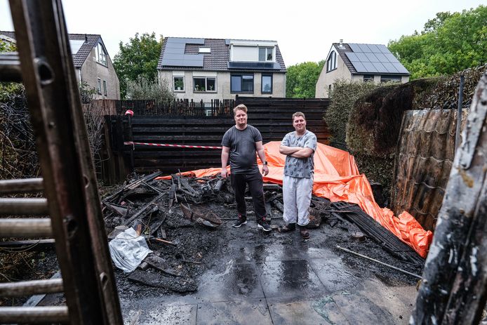 Johns ochtendjas hing in stukken om zijn lijf: ‘Toen hij die deur ...