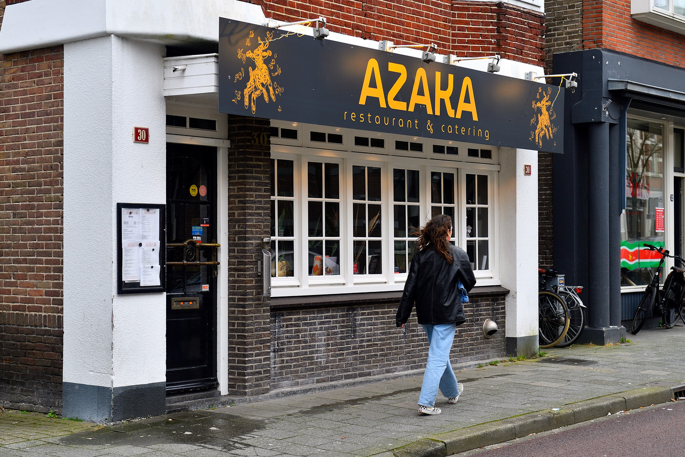 Bij Azaka in Amersfoort mag de temperatuur een graadje omhoog en de prijzen een graadje omlaag ...