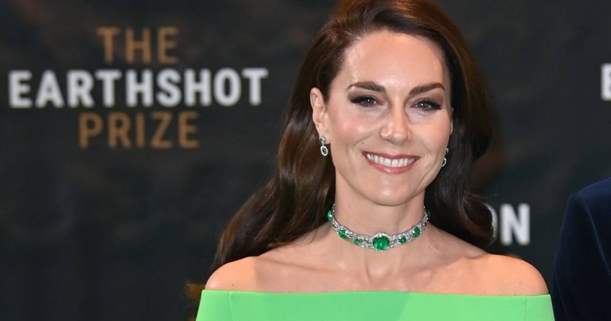 Kate Middleton moet twee weken in ziekenhuis blijven na operatie | Show ...