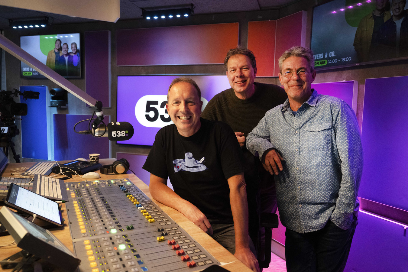 Edwin Evers trapt terugkeer bij Radio 538 feestelijk af: ‘Lekker ...