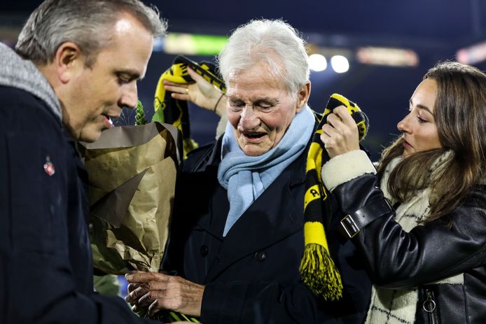 Kees Kuijs geëerd bij NAC - Heracles | Breda | bndestem.nl