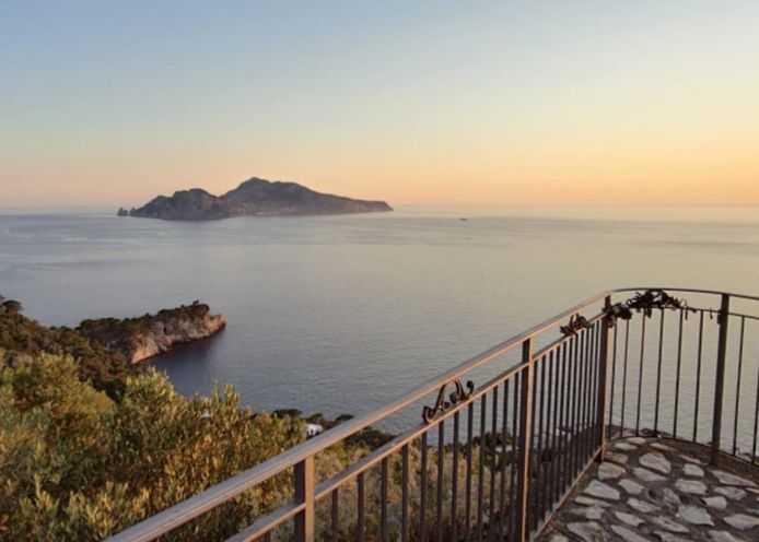 Nadat Nick ontwaakt uit coma vraagt Sylvia hem ten huwelijk: “Maar een jaar later draaide ik de ...