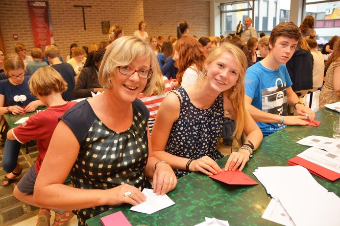 Barnum herdenkt WO I met recordpoging | Roeselare | hln.be