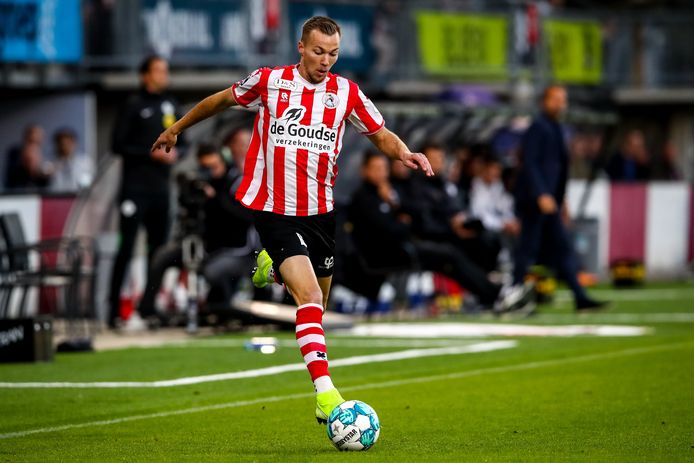 Arno Verschueren (ex-Lommel) en Sparta Rotterdam zijn vroege revelatie ...