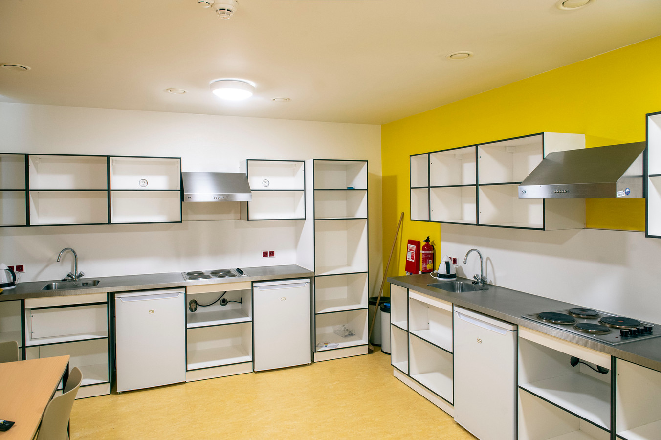 De verbouwing van het azc Gilze loopt volgens planning: ‘Bewoners ...