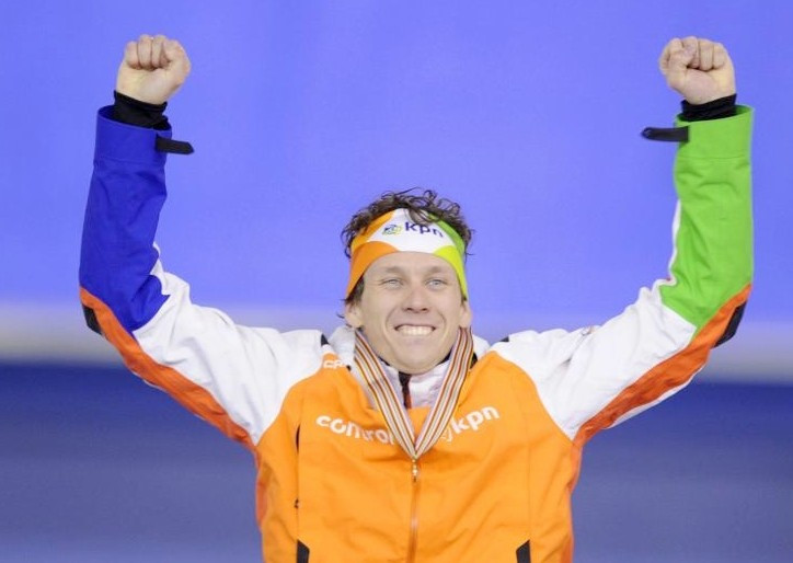 Stefan Groothuis 'sprint' door de lucht | Foto | destentor.nl