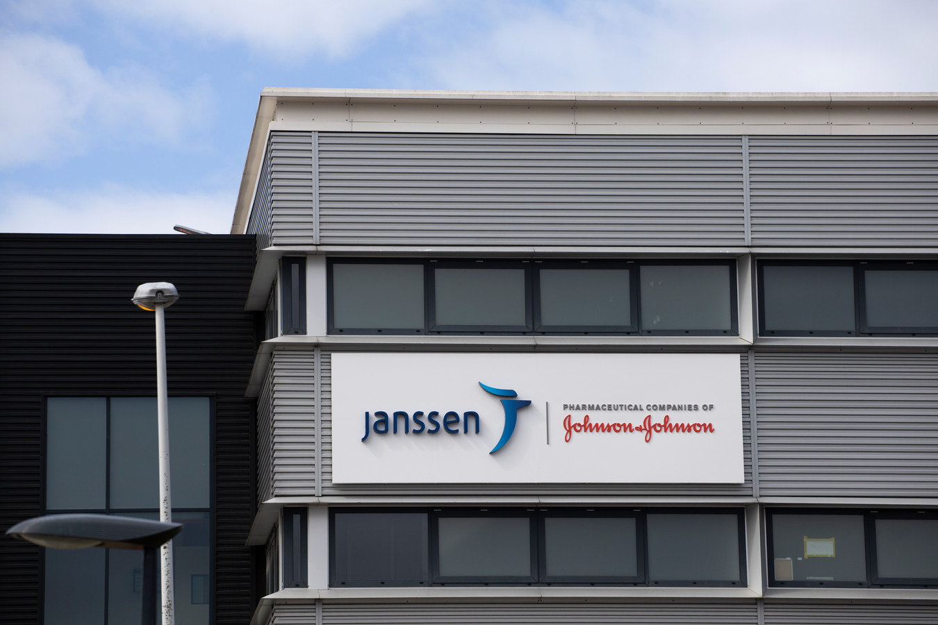 Janssen Biologics kan tweede fabriek voor Johnson & Johnson-vaccin in ...