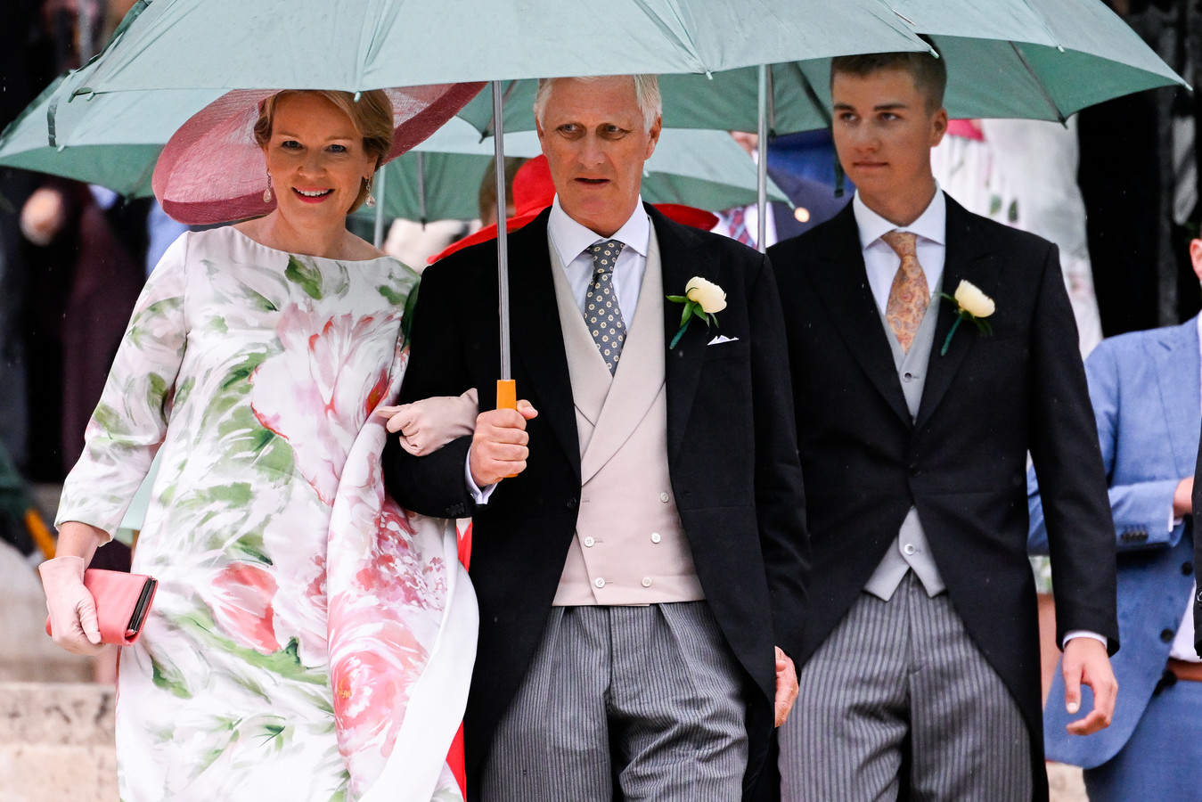 IN BEELD. Van de prachtige bruidsjurk tot de regen: dit was het ...