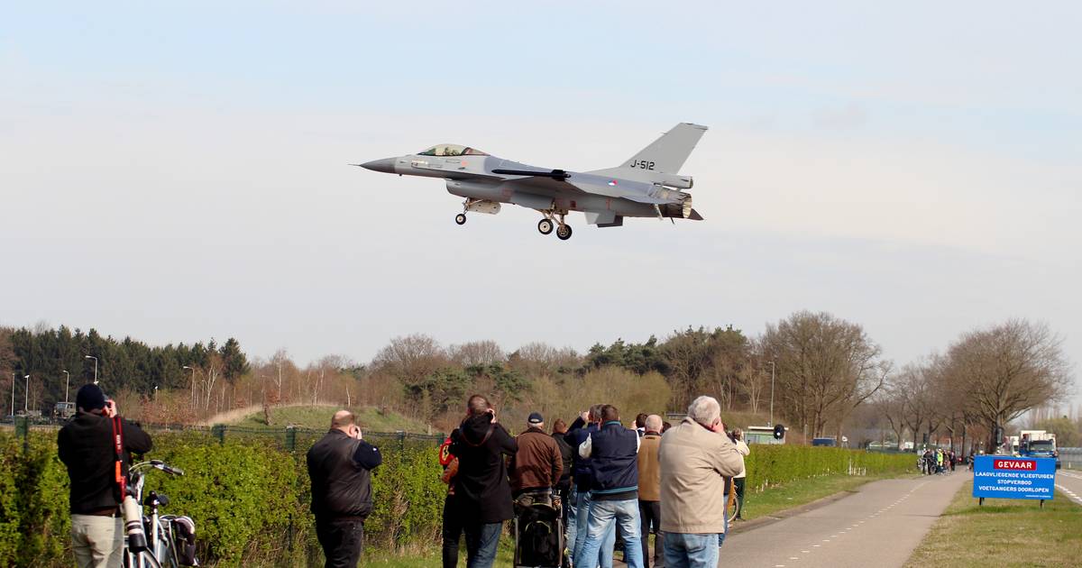 Oefenvluchten boven vliegbasis Gilze-Rijen | Oosterhout | bndestem.nl