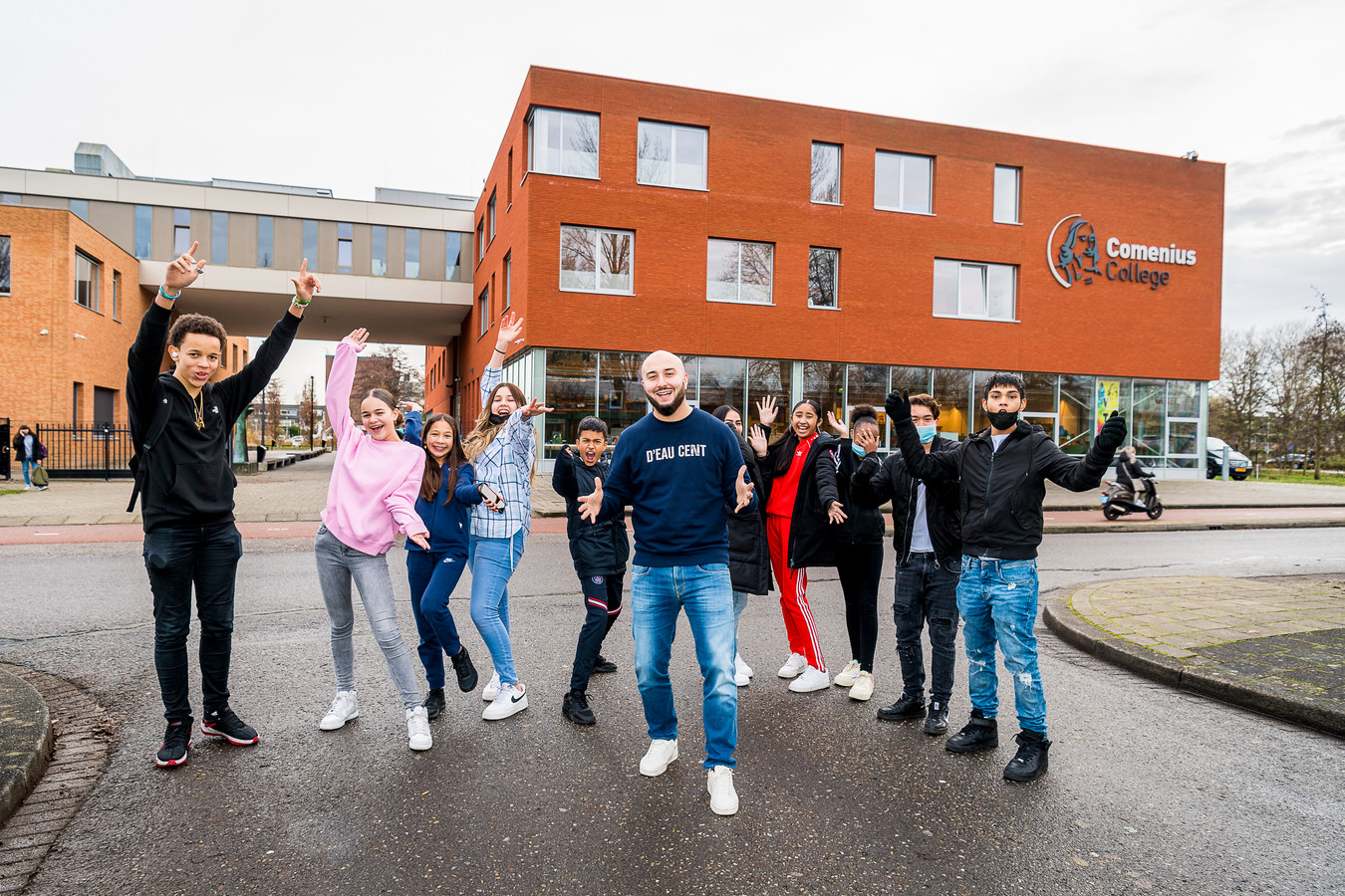 Ismail is verkozen tot leraar van het jaar: ‘De kracht die ik heb, komt ...