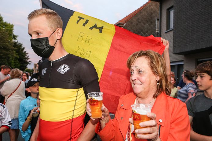 “Pas na een beetje alcohol ben ik hier goed in... sluit het vat maar ...