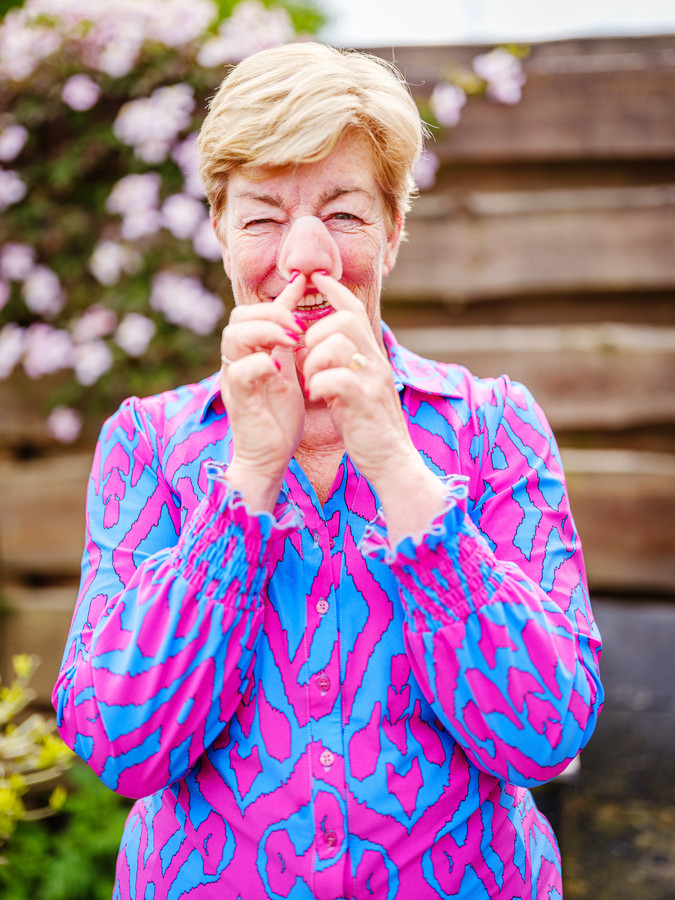 Esther kreeg net als Dieuwertje Blok een nieuwe neus: ‘Het heeft weken ...