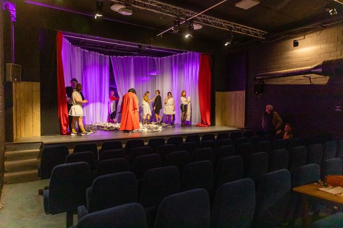 Toneelkring Wij klaar voor nieuw theaterseizoen | Lebbeke | hln.be