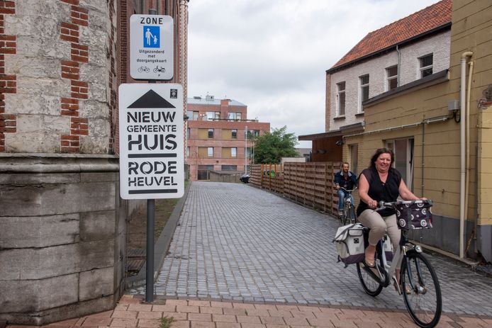 Bewoners Rode Heuvel vragen extra controles op storende bromfietsers ...