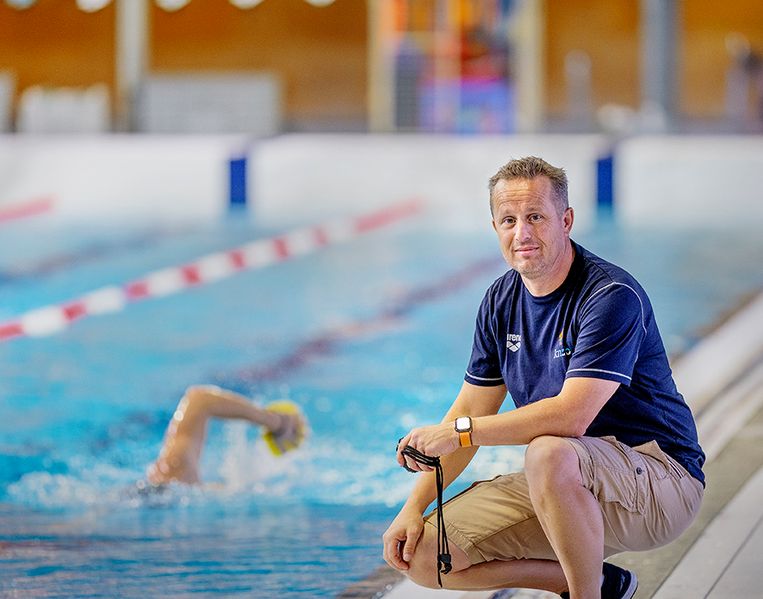 Zwemcoach Mark Faber heeft een hekel aan pushen: ‘Dat is als trekken ...