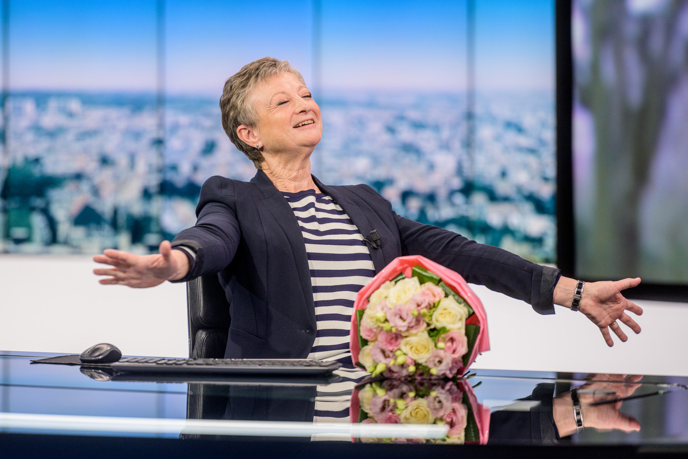VRT zet Martine Tanghe in de bloemetjes na allerlaatste ...