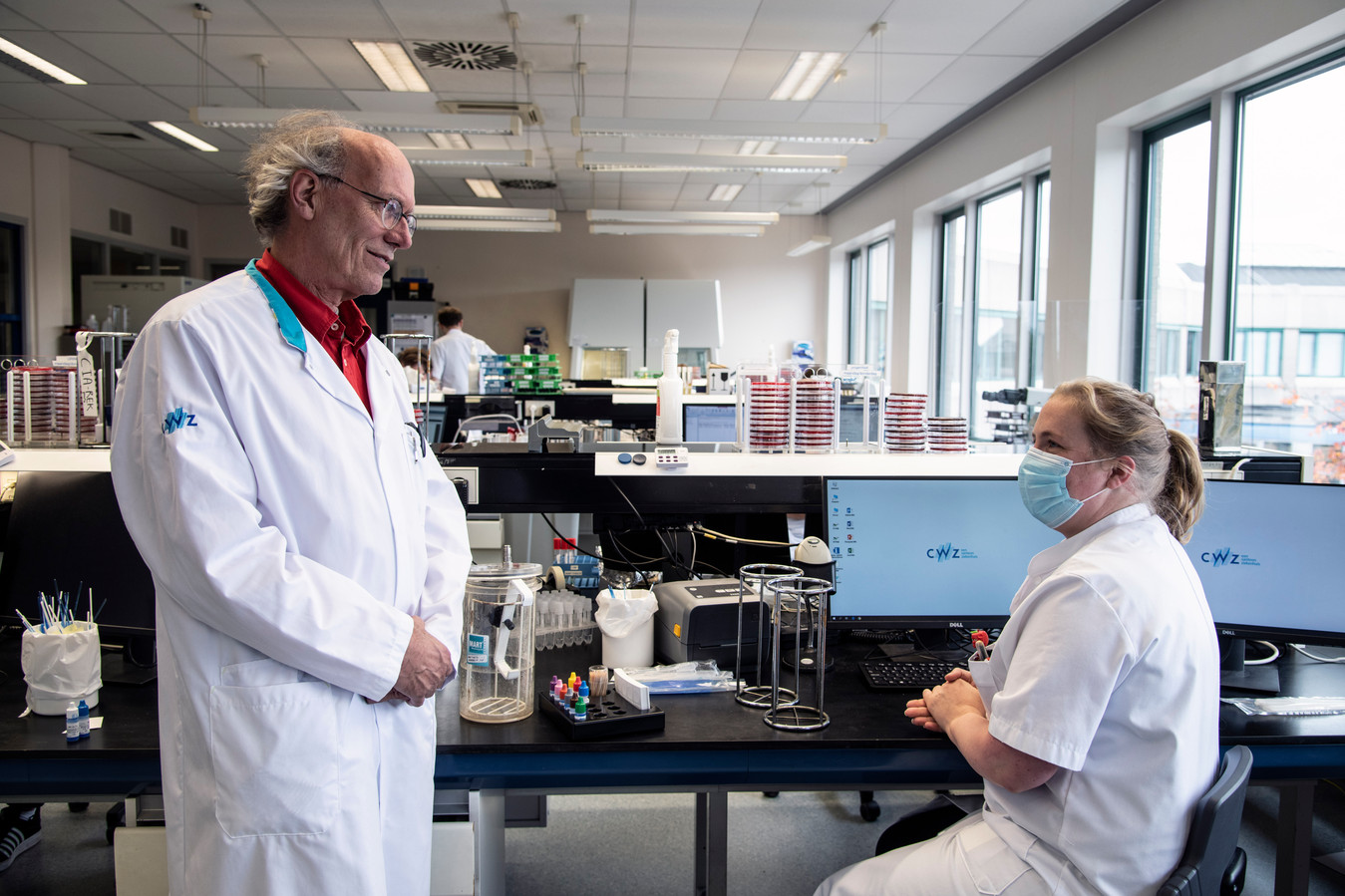 Expert maakt gehakt van aannames RIVM over deltavariant: ‘Volstrekt ...