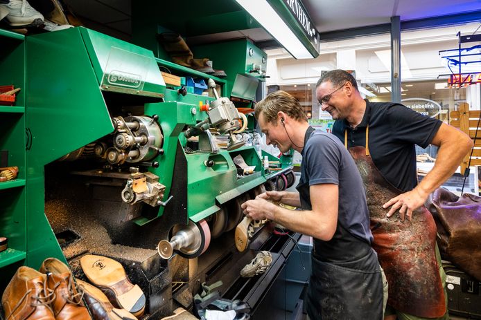 Steeds minder schoenmakers, maar de schoenmaker krijgt wel steeds meer ...