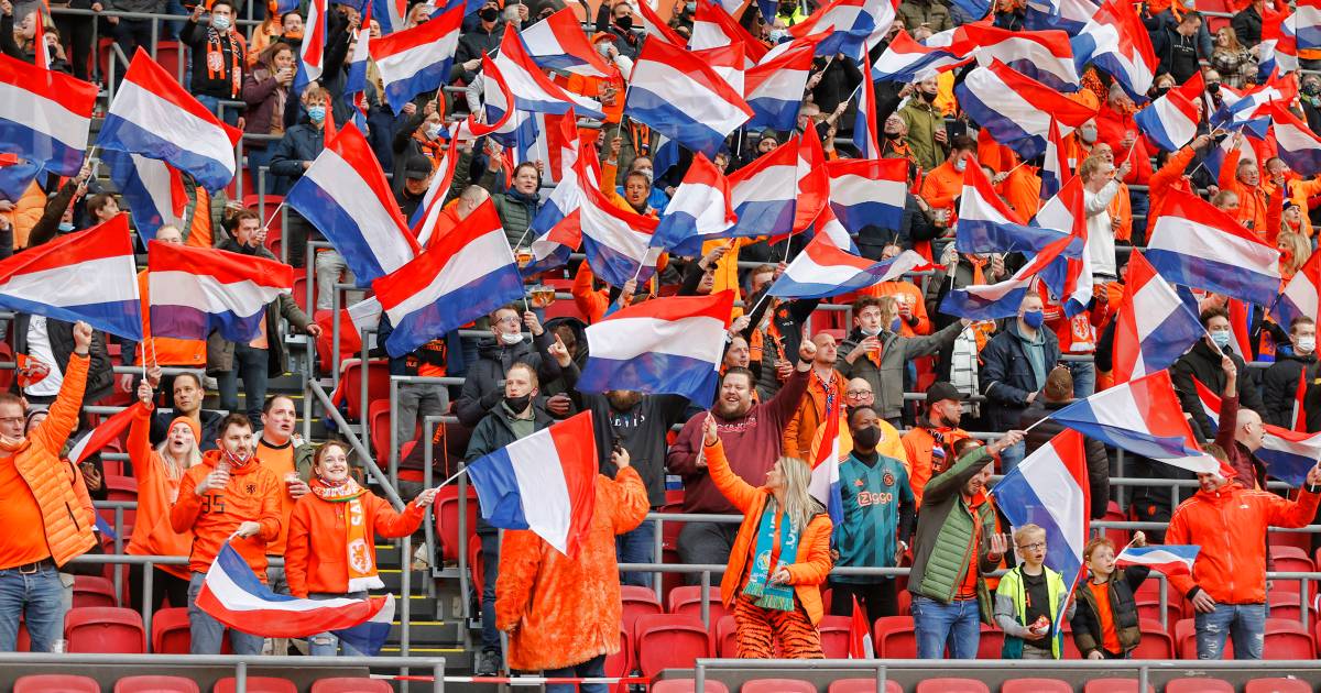 Oranje bij uitzwaaiwedstrijd voor EK gesteund door 7500 supporters ... Oranje bij uitzwaaiwedstrijd voor EK gesteund door 7500 supporters ...
