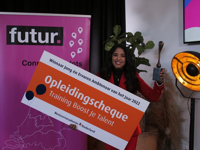 Haagse Michelle (31) verkozen tot Jonge Ambtenaar van het Jaar: ‘Ze ...