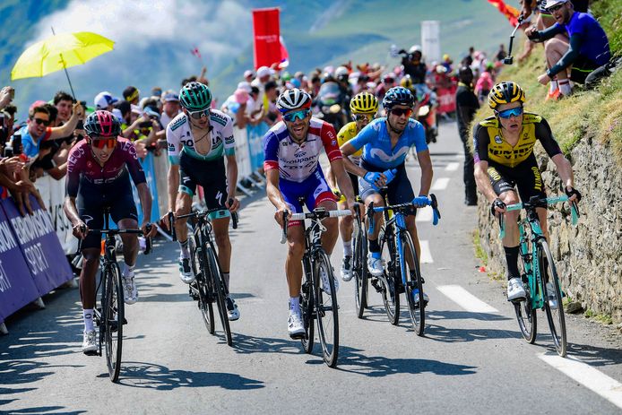 Sander uit Hengelo pakt koppositie, dagzege naar Madelon uit Zieuwent ...