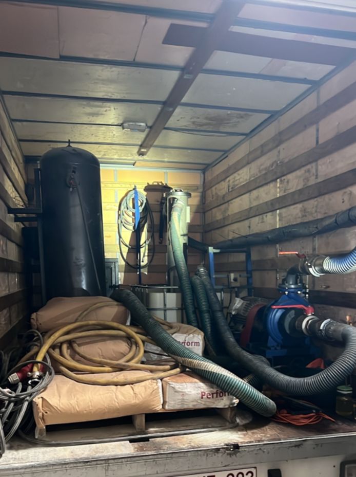 Speurders klissen bende die miljoenen euro’s aan accijnzen ontduikt via ...