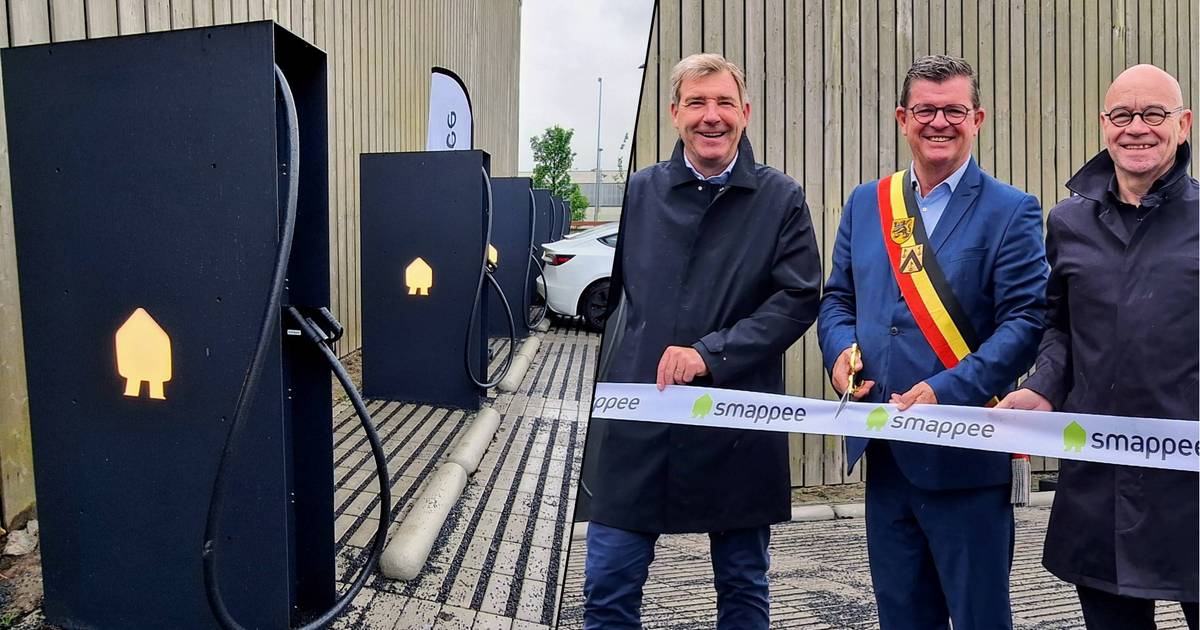 Smappee Smartstop opent eerste snellaadplein aan de kust: “Oostende als ...