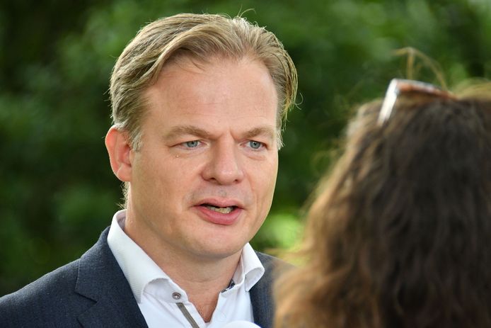 Omtzigt verstoort politiek speelveld en is met 31 virtuele zetels de ...