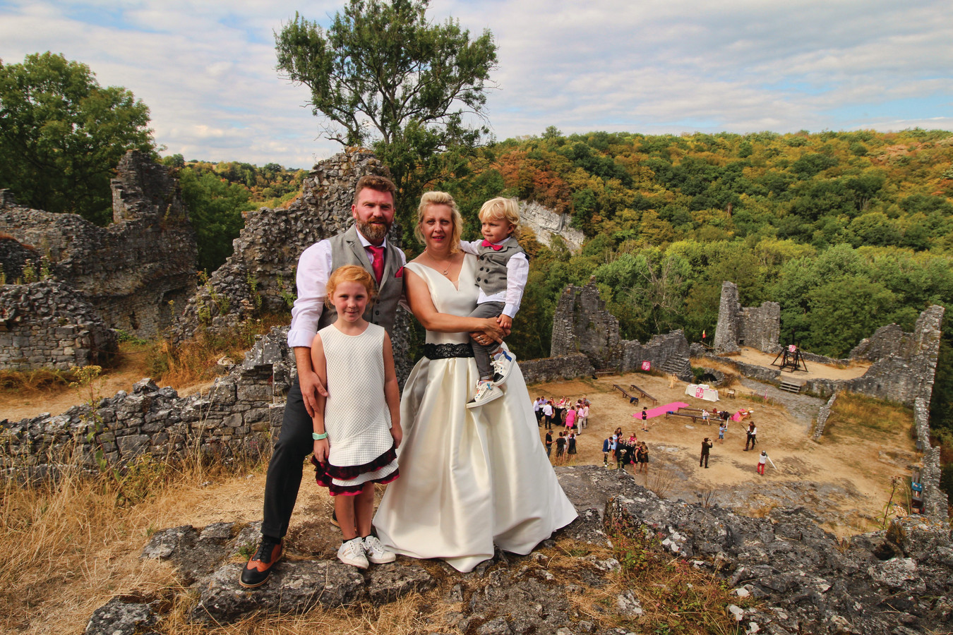Stijn (43) verloor zijn vrouw in auto-ongeluk, zoon Otis (8) overleefde ...