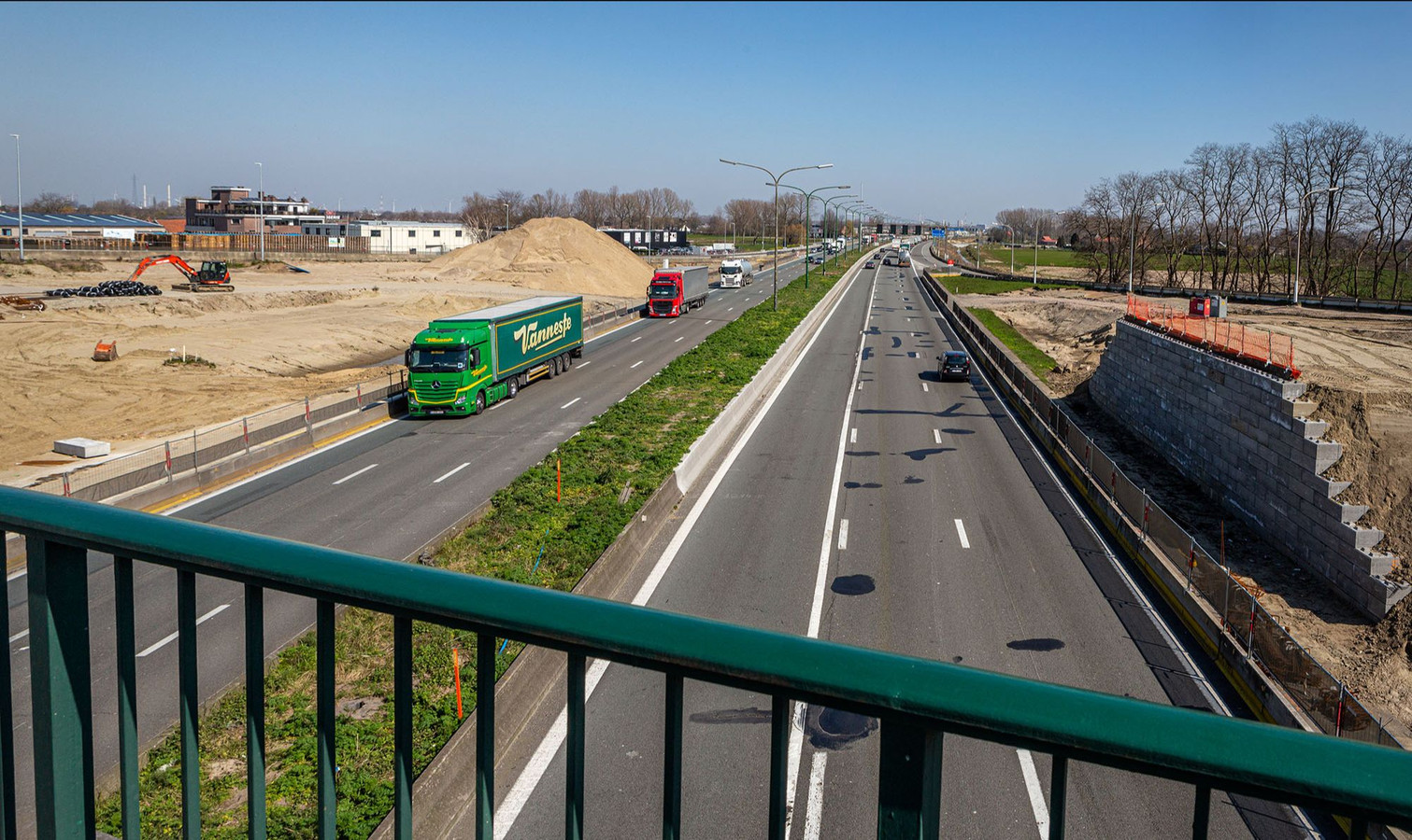 Rechterrijstrook versperd op E17 richting Antwerpen ter hoogte van ...