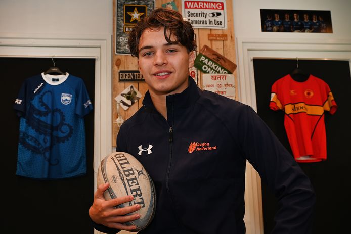 Op het EK komen de tranen bij het Millse rugbytalent Phil Toonen ...