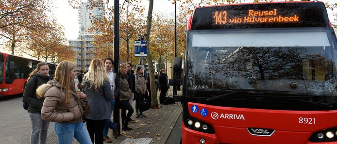 Zorgen bij de VVD over plannen voor buslijnen 142 en 143: ‘De lokale ...
