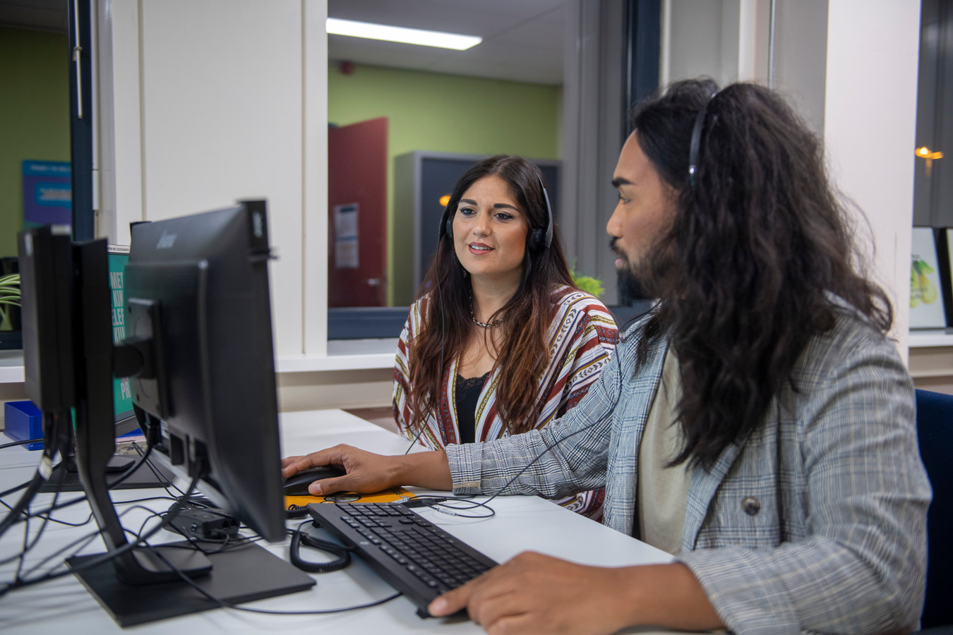 Dit maken vrijwilligers bij De Kindertelefoon in Almelo mee: ‘Kind werd ...