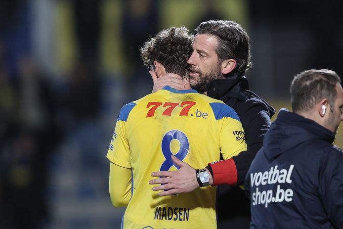 Rik De Mil debuteert als coach van KVC Westerlo met belangrijke 2-0 ...