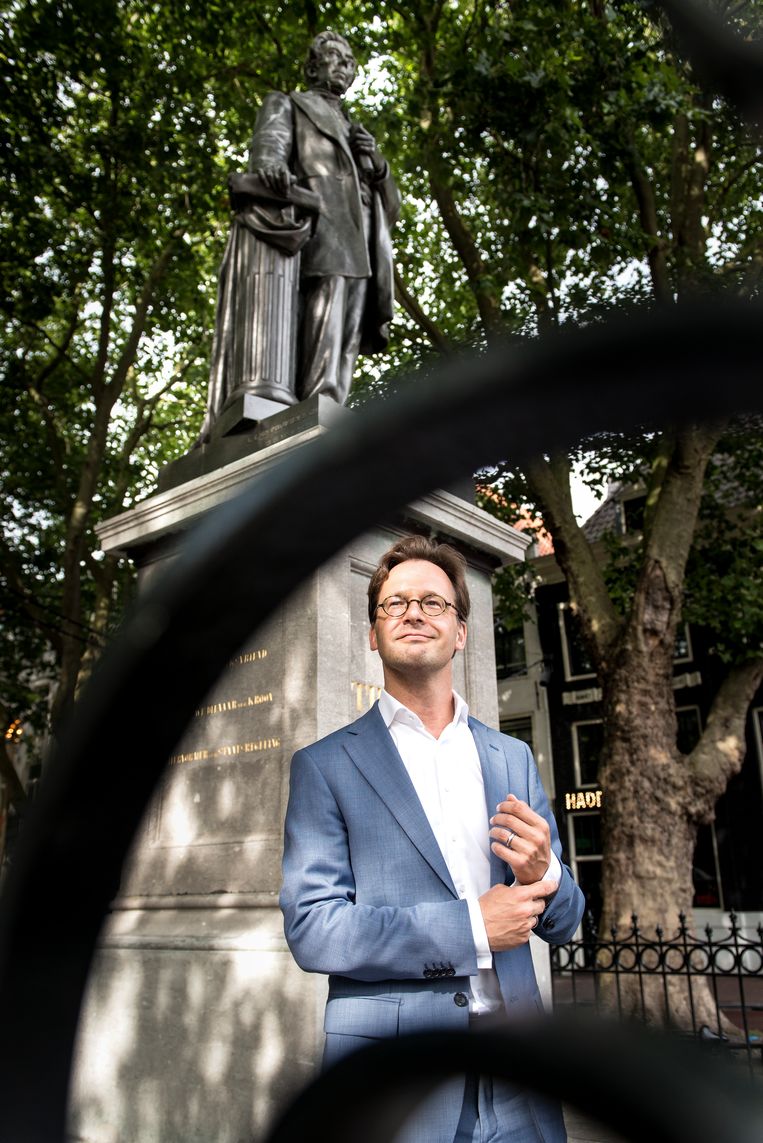 SP-Kamerlid Ronald van Raak schreef een boek over zo’n dertig ...