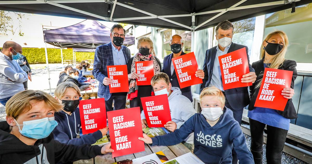 “Geef racisme de rode kaart”: Club Brugge en KTA pakken samen ... “Geef racisme de rode kaart”: Club Brugge en KTA pakken samen ...