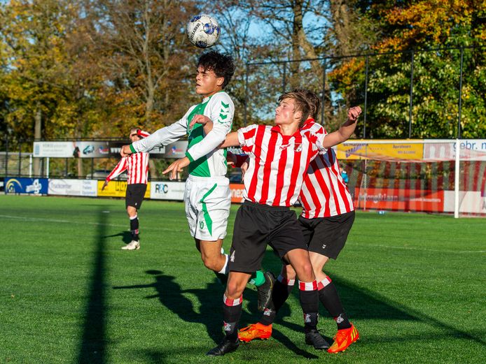 Columbia weet eindelijk wat winnen is, Groen Wit scoort er vijf maar ...