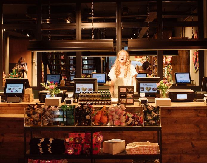 Den Haag heeft de grootste Lush én de grootste bruisbal | Den Haag | AD.nl