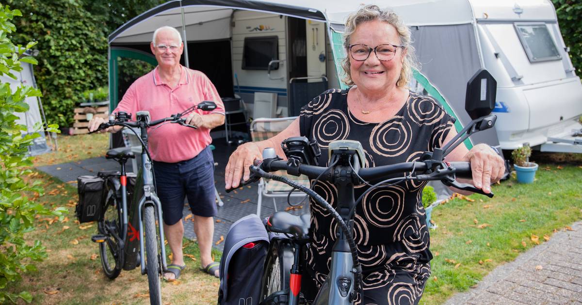 Wilma en Herman voelen zich ‘de oma en opa’ van de camping en dat ...