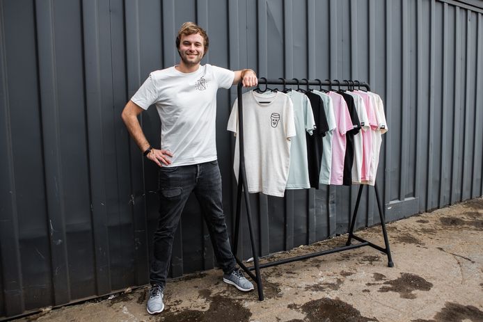 SLAM!-dj uit Kampen begint eigen kledinglijn | Kampen | destentor.nl