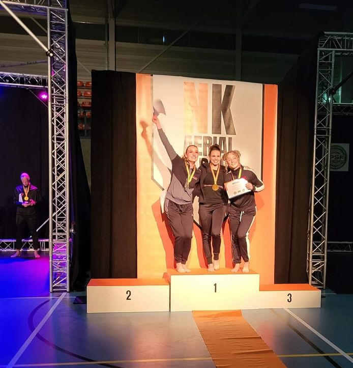 Loes Ceelen uit Helmond paaldanskampioen | Helmond | ed.nl