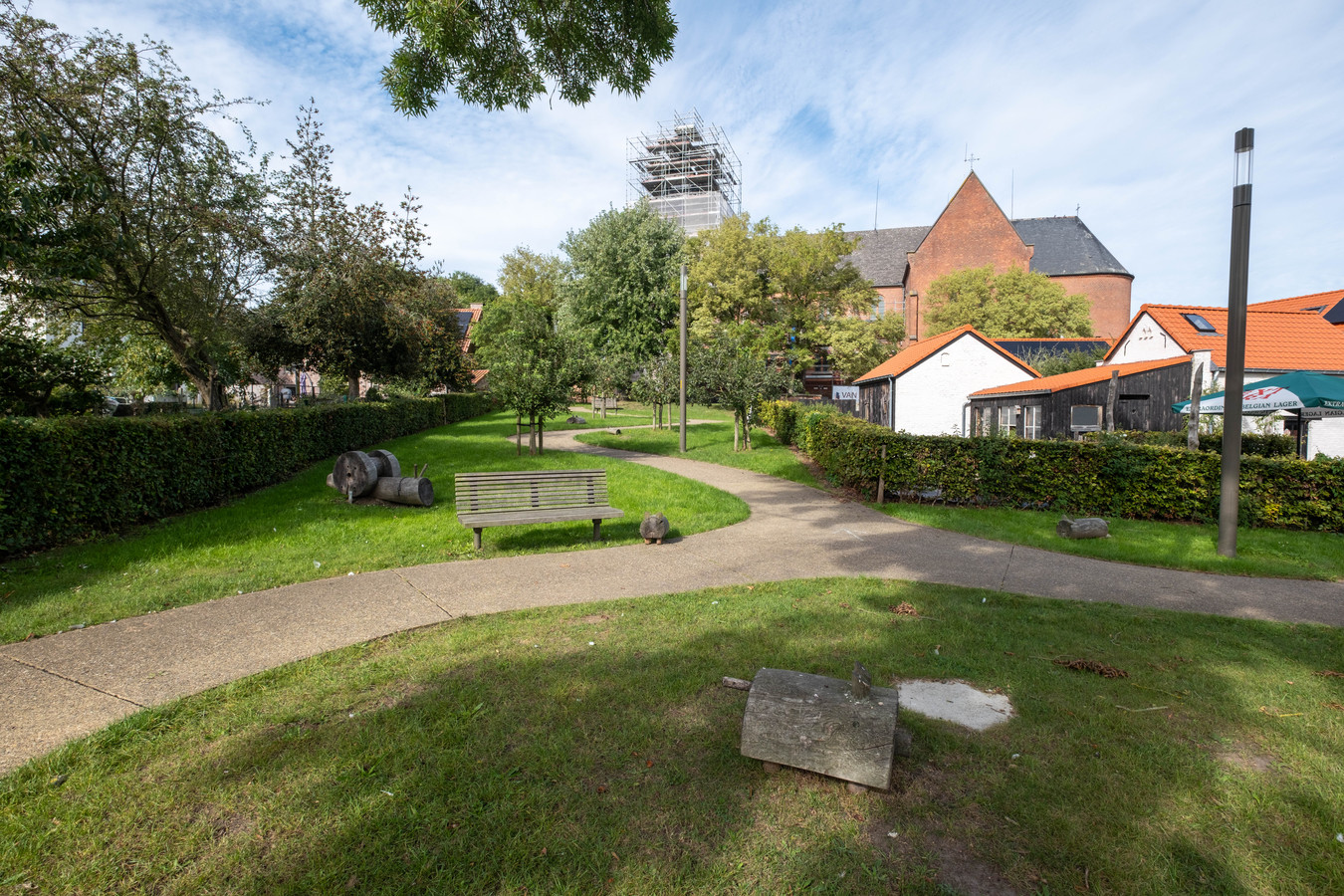 HUIZENJACHT. Hombeek, het dorp aan de Zenne dat almaar populairder ...