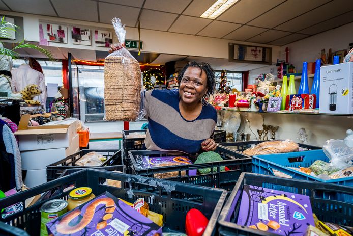 Elly helpt al jaren minima, maar haar eigen uitkering is stopgezet ...