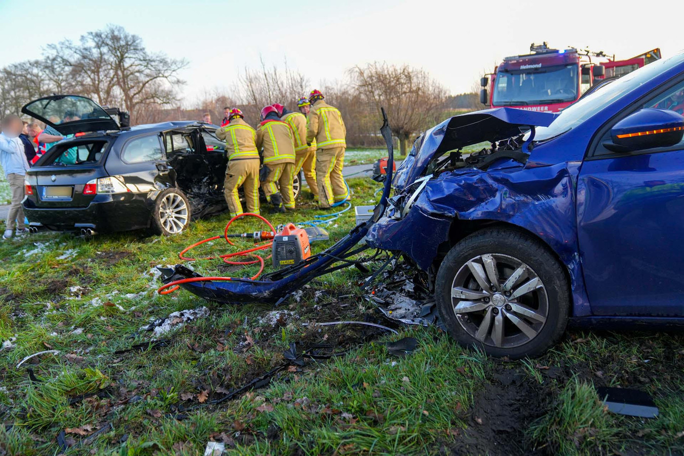 Zes gewonden bij botsing met drie auto's in Beek en Donk | Foto ... Zes gewonden bij botsing met drie auto's in Beek en Donk | Foto ...