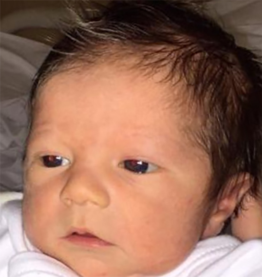 Superster Shakira laat voor het eerst baby Sasha zien | Foto | AD.nl