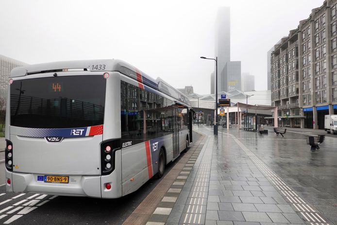 ‘Waarom staat er informatie op de achterkant van een bus?’ | Auto ...