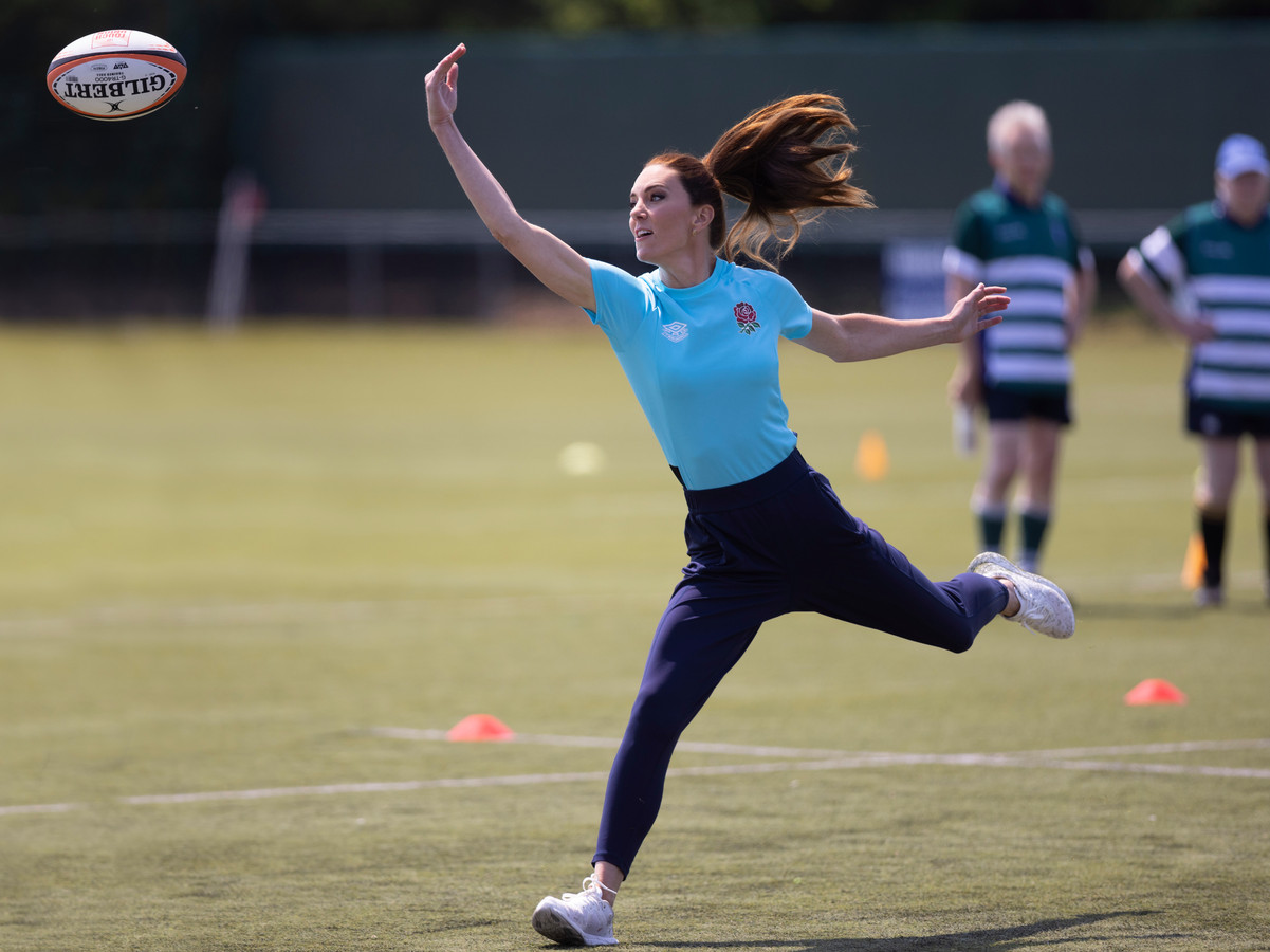 Prinses Kate aan het bier, op de glijbaan en bij de rugby: 20 foto’s ...