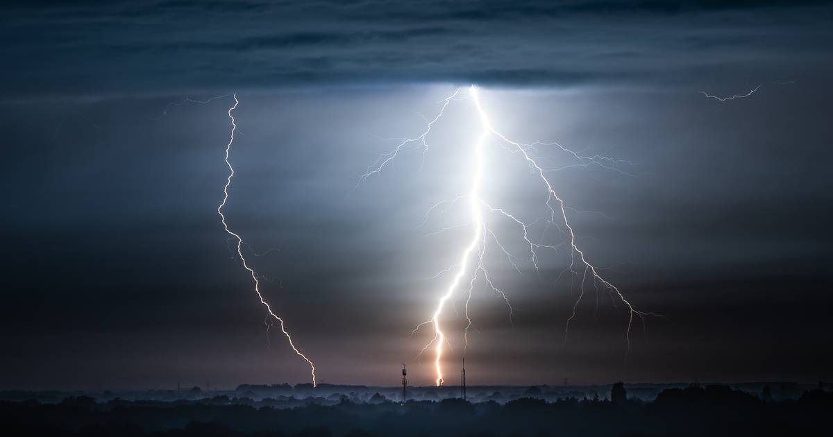 Kijken! Meteoroloog Wouter jaagt op de mooiste bliksemschichten: dat ...