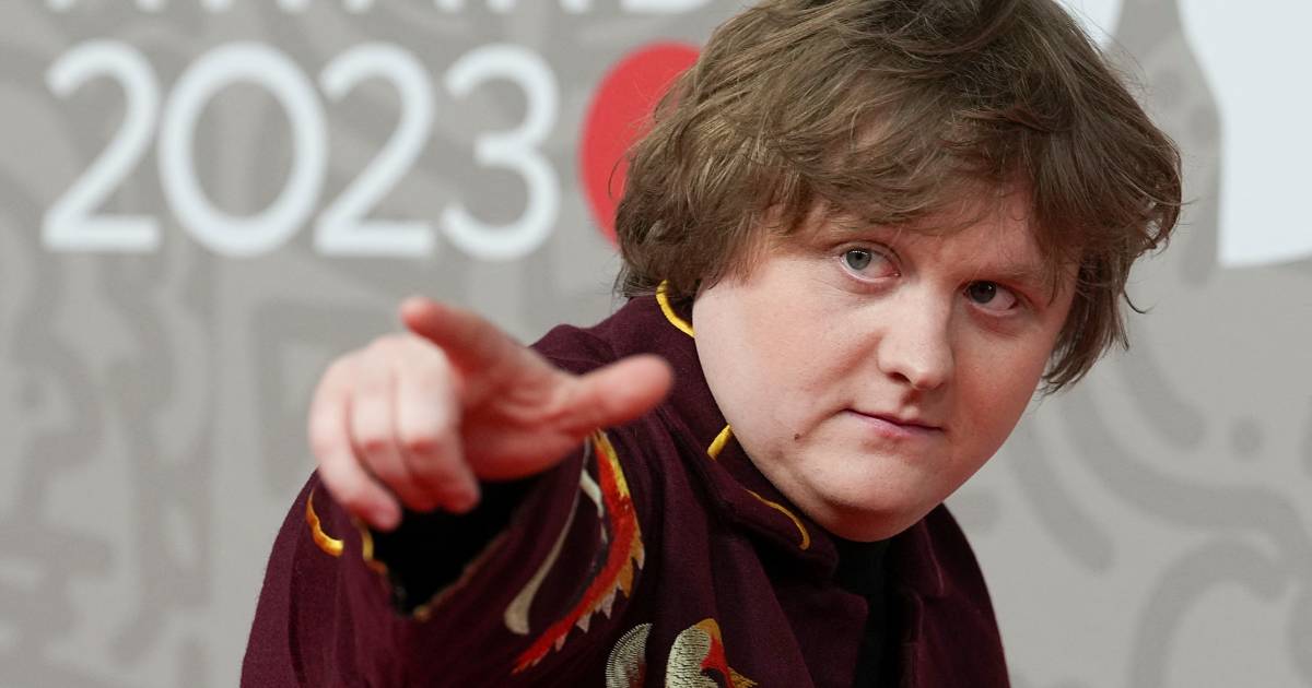 Hoe goed ken jij Lewis Capaldi? | Show | AD.nl