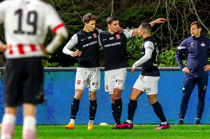 Ruben van Bommel matchwinner tegen Jong PSV, vader Mark juicht niet ...